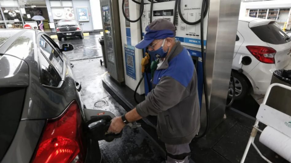 Combustibles: YPF aumenta desde este domingo 7,5% los precios de la nafta y el gasoil