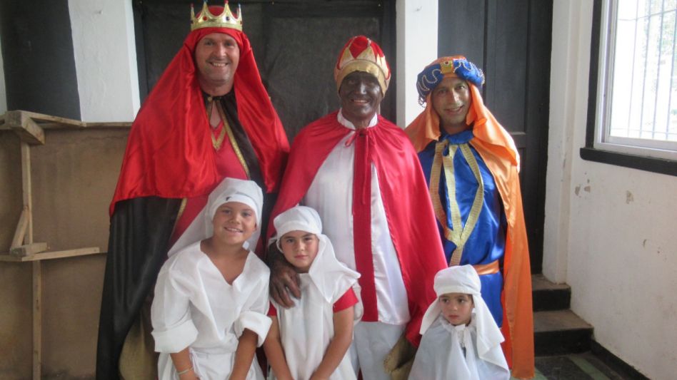 Melchor, Gaspar y Baltazar recorrieron los barrios llenado de ilusión a ...