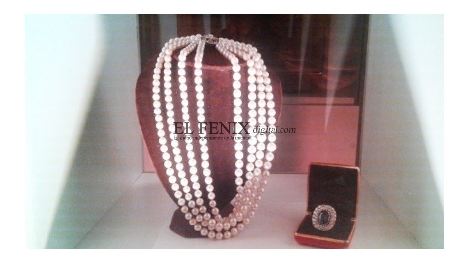El Museo del Militante exhibe collar y anillo originales de Eva Perón